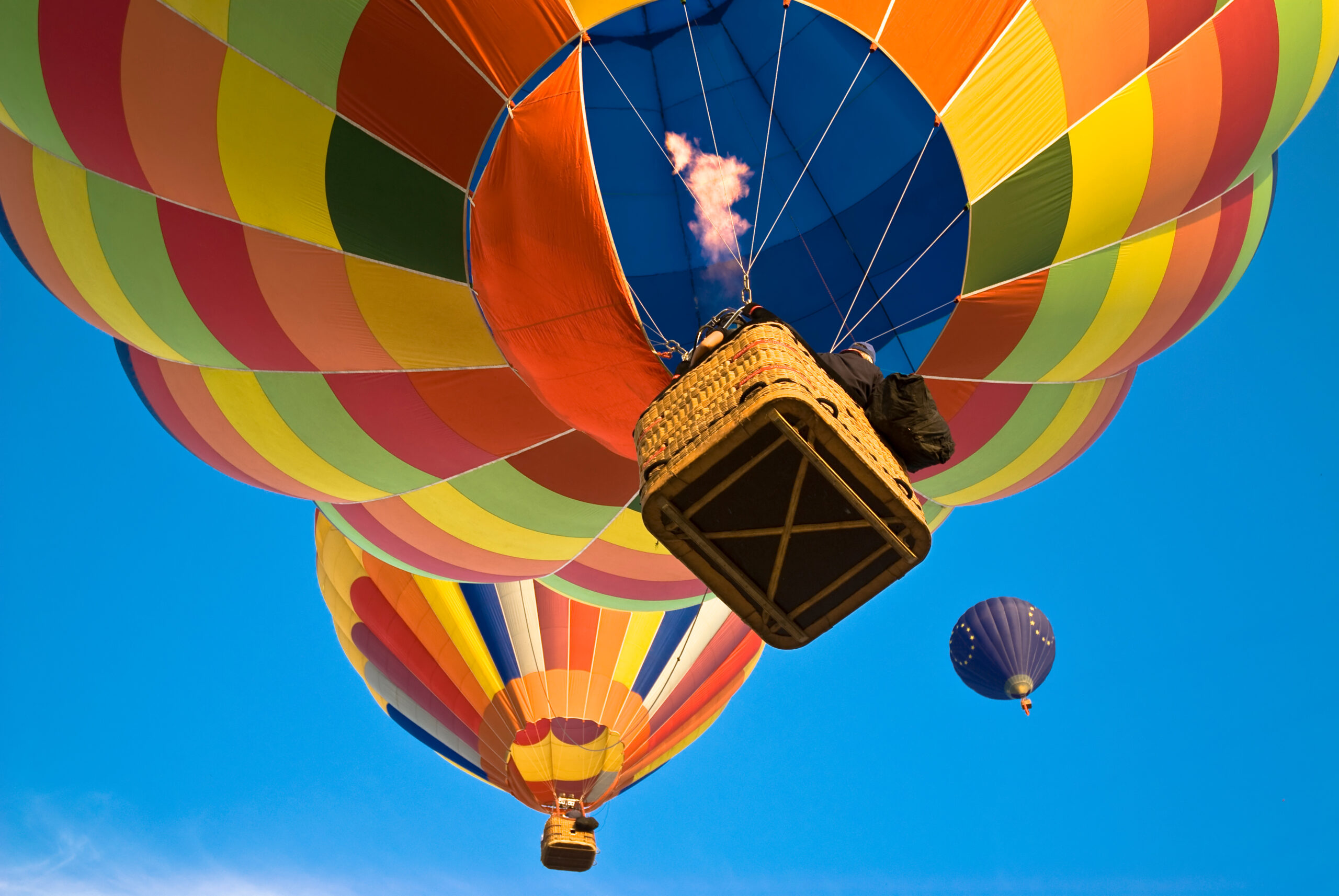 The History of Hot Air Balloons—Taking Flight Before Planes | Fun Fact Feed
